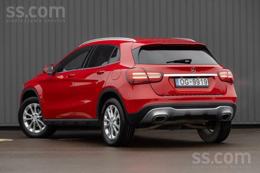 Red Mercedes-Benz gla-220 2017 in Dobele, with an engine capacity of 2.20 L and mileage of 227 thousand km for 15500 €, photo 4 on AUTOMOTO.COM.LV