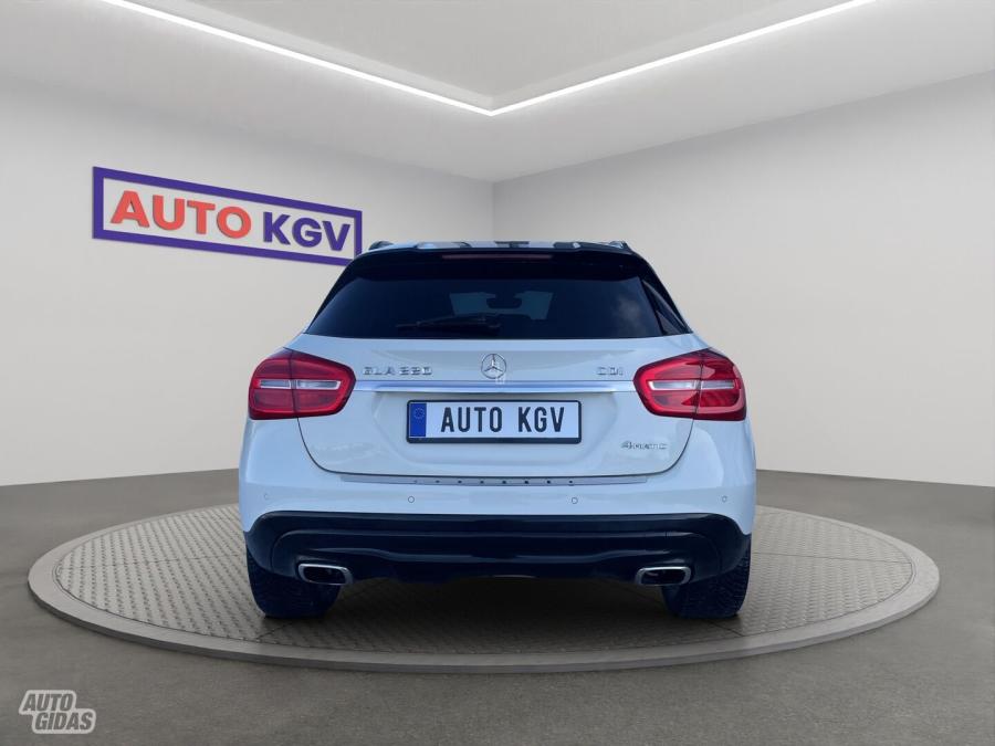 White Mercedes-Benz gla-220 2014 in Vilnius, with an engine capacity of 2.20 L and mileage of 246 thousand km for 10999 €, photo 5 on AUTOMOTO.COM.LV