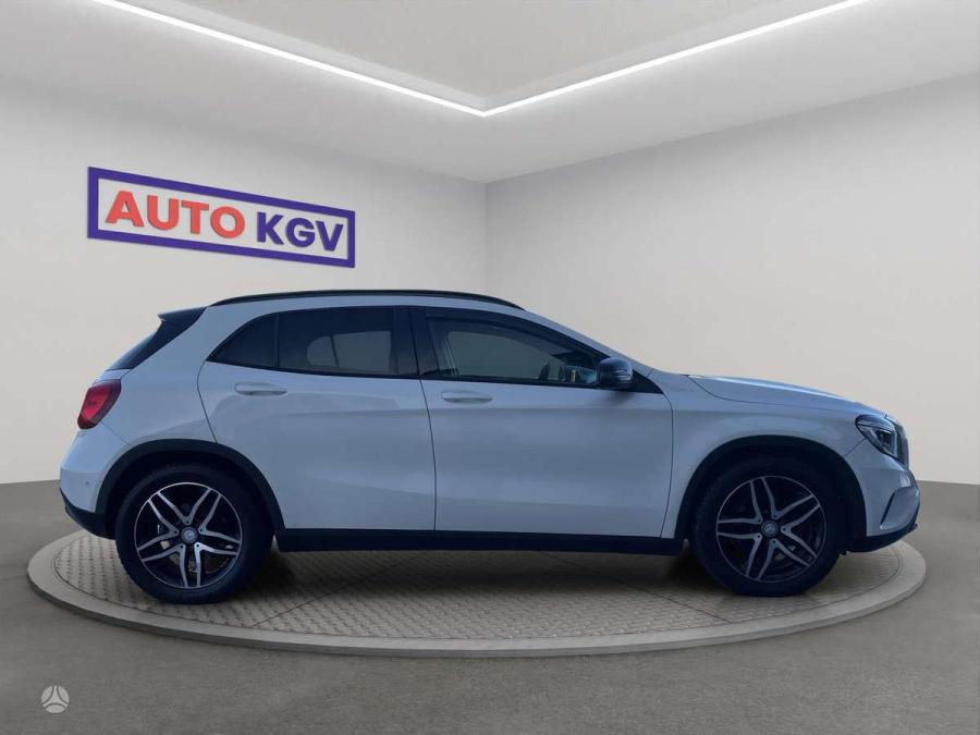 White Mercedes-Benz gla-220 2014 in Vilnius, with an engine capacity of 2.20 L and mileage of 246 thousand km for 9500 €, photo 7 on AUTOMOTO.COM.LV