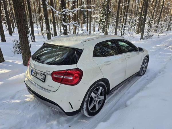 White Mercedes-Benz gla-220 2015 in Vilnius, with an engine capacity of 2.14 L and mileage of 161 thousand km for 13900 €, photo 5 on AUTOMOTO.COM.LV