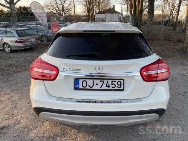 Белый Мерседес GLA 220 2016 в Рига, объемом двигателя 2.20 л и пробегом 220 тыс. км за 12990 €, фото 4 на AUTOMOTO.COM.LV