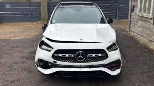 White Mercedes-Benz gla-220 2021 in Jonava, with an engine capacity of 1.95 L and mileage of 11 thousand km for 15550 €, photo 2 on AUTOMOTO.COM.LV