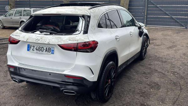 White Mercedes-Benz gla-220 2021 in Jonava, with an engine capacity of 1.95 L and mileage of 11 thousand km for 13850 €, photo 1 on AUTOMOTO.COM.LV