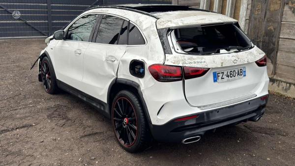 White Mercedes-Benz gla-220 2021 in Jonava, with an engine capacity of 1.95 L and mileage of 11 thousand km for 13950 €, photo 11 on AUTOMOTO.COM.LV