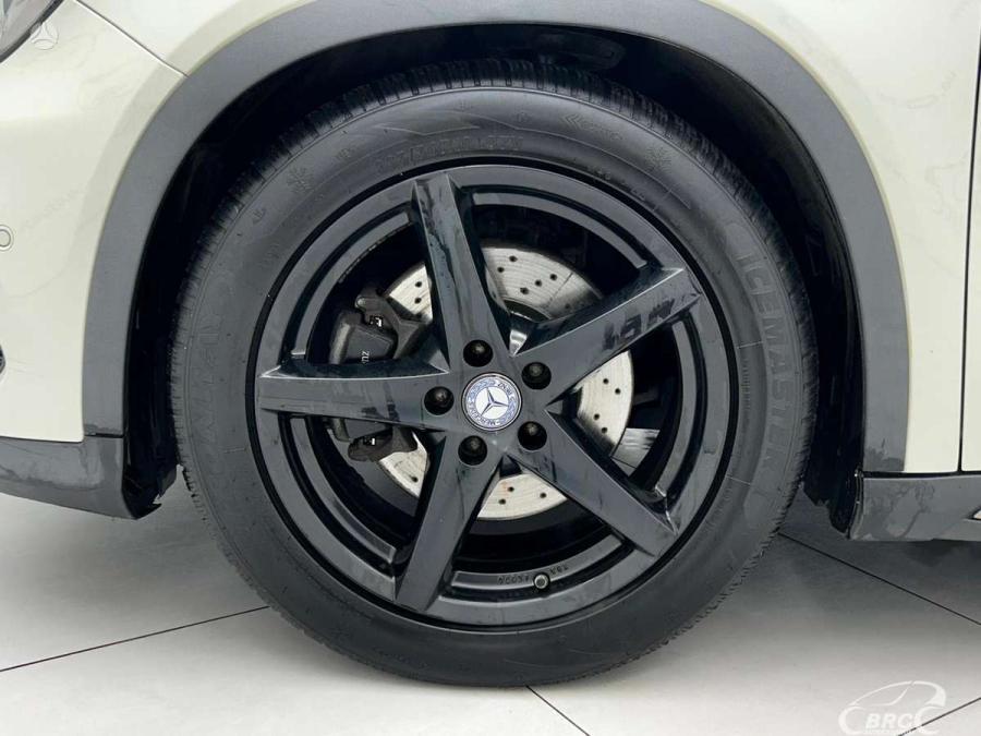 White Mercedes-Benz gla-220 2014 in Vilnius, with an engine capacity of 2.14 L and mileage of 291 thousand km for 11500 €, photo 30 on AUTOMOTO.COM.LV