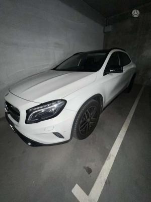 White Mercedes-Benz gla-220 2016 in Vilnius, with an engine capacity of 2.20 L and mileage of 290 thousand km for 11616 €, photo  on AUTOMOTO.COM.LV