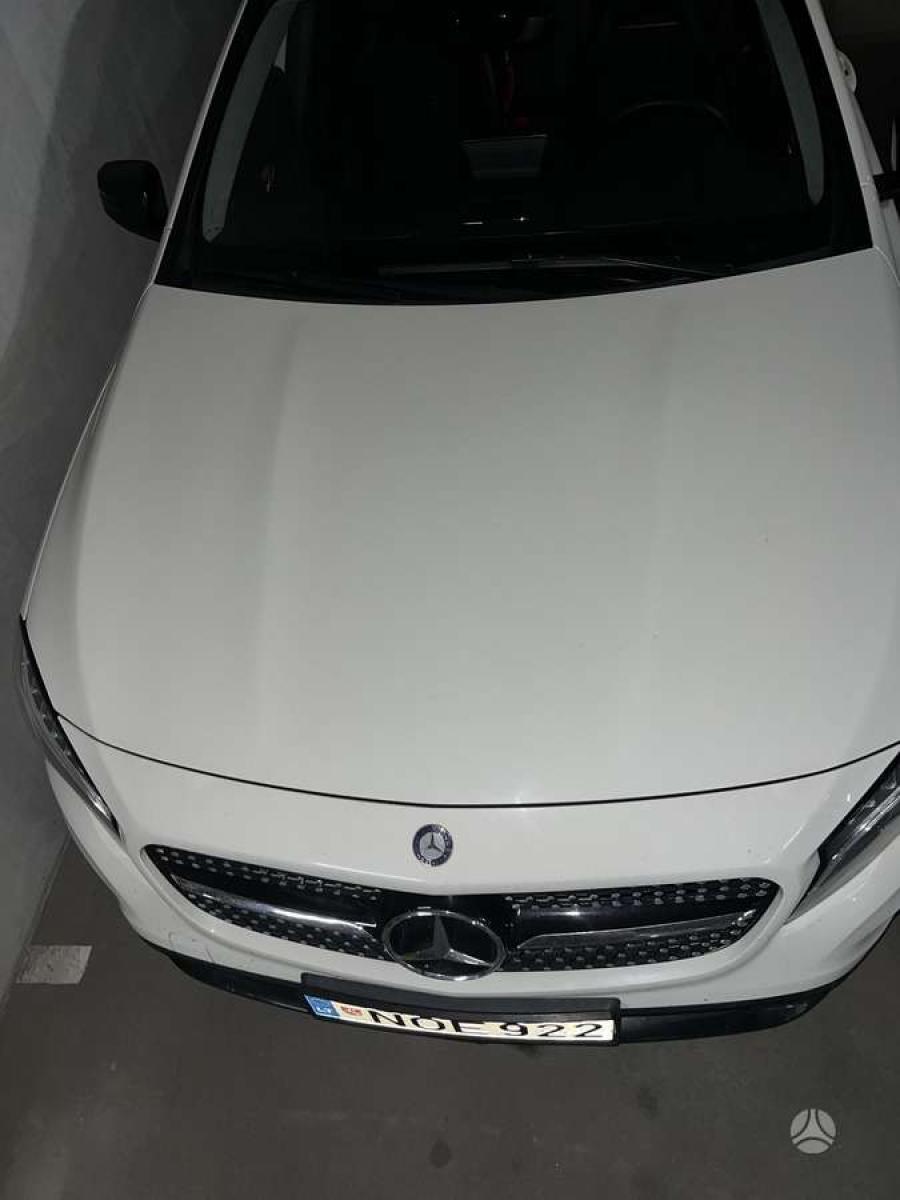 White Mercedes-Benz gla-220 2016 in Vilnius, with an engine capacity of 2.20 L and mileage of 290 thousand km for 11616 €, photo 4 on AUTOMOTO.COM.LV