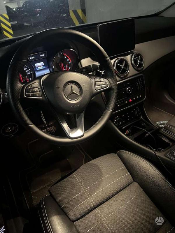 White Mercedes-Benz gla-220 2016 in Vilnius, with an engine capacity of 2.20 L and mileage of 290 thousand km for 11616 €, photo 8 on AUTOMOTO.COM.LV