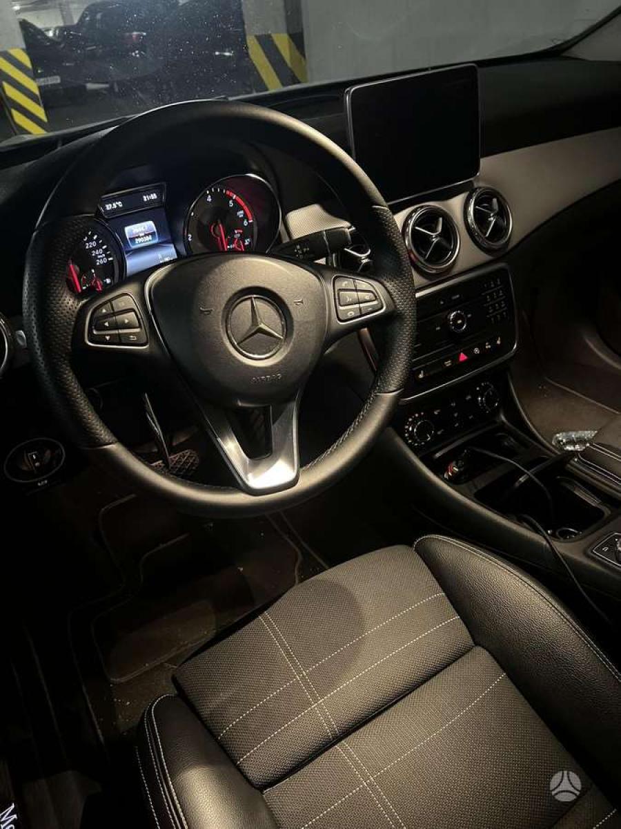 White Mercedes-Benz gla-220 2016 in Vilnius, with an engine capacity of 2.20 L and mileage of 290 thousand km for 11616 €, photo 9 on AUTOMOTO.COM.LV