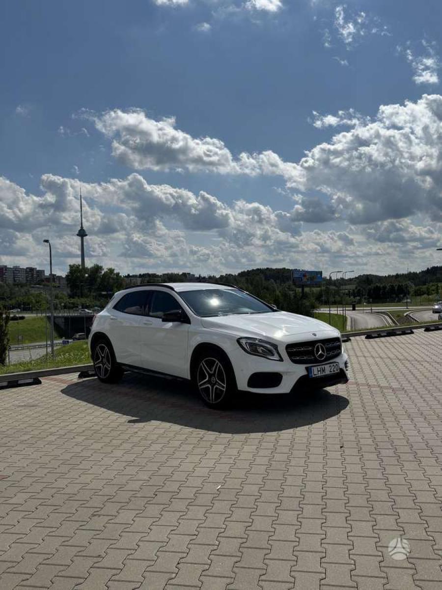 White Mercedes-Benz gla-220 2019 in Vilnius, with an engine capacity of 1.99 L and mileage of 63 thousand km for 19700 €, photo 3 on AUTOMOTO.COM.LV
