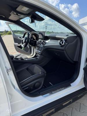 White Mercedes-Benz gla-220 2019 in Vilnius, with an engine capacity of 1.99 L and mileage of 63 thousand km for 19700 €, photo 5 on AUTOMOTO.COM.LV