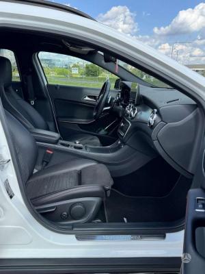 White Mercedes-Benz gla-220 2019 in Vilnius, with an engine capacity of 1.99 L and mileage of 63 thousand km for 19700 €, photo 6 on AUTOMOTO.COM.LV