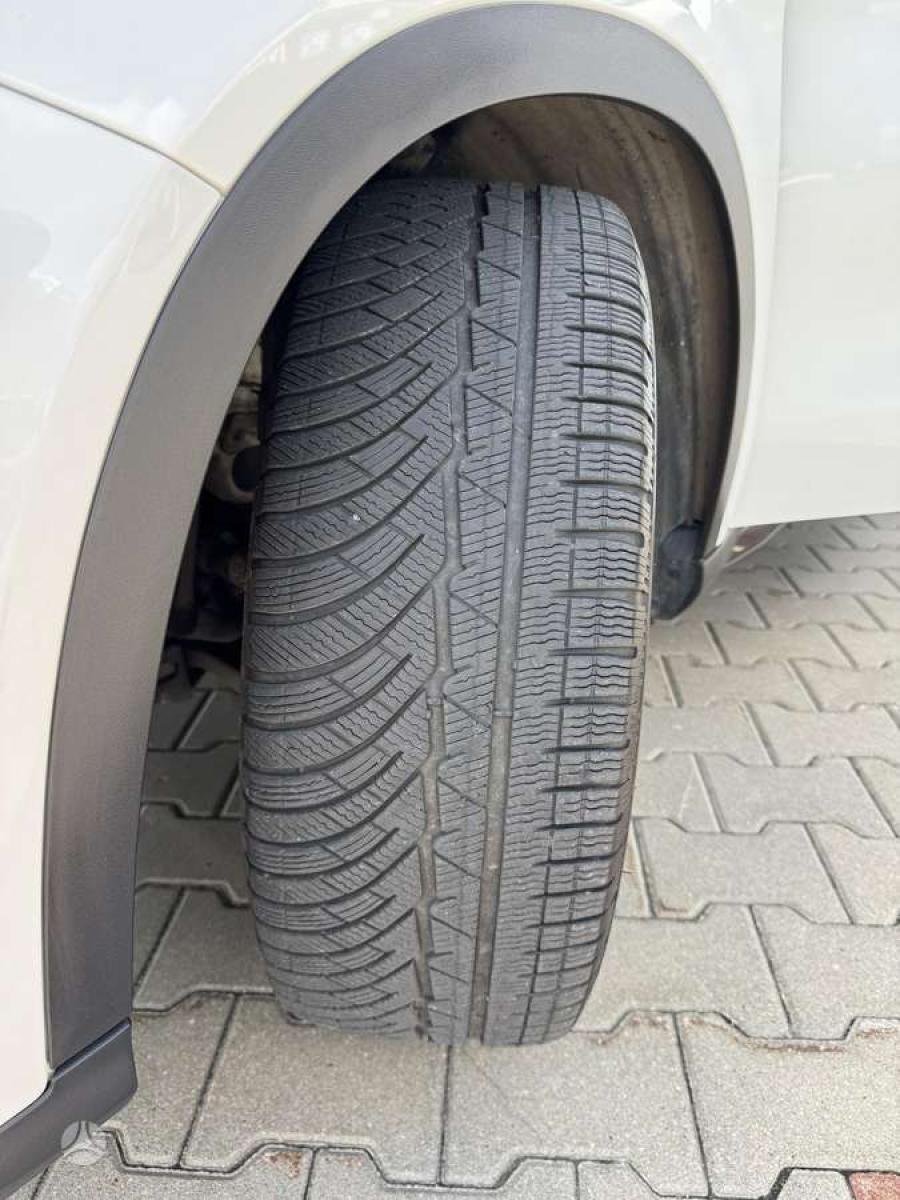 White Mercedes-Benz gla-220 2019 in Vilnius, with an engine capacity of 1.99 L and mileage of 63 thousand km for 19700 €, photo 10 on AUTOMOTO.COM.LV