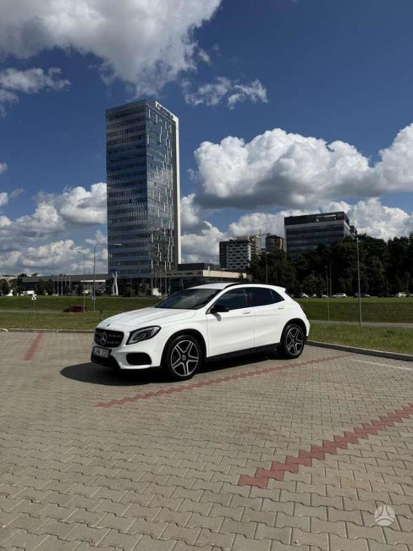 Белый Мерседес GLA 220 2019 в Вильнюс, объемом двигателя 1.99 л и пробегом 63 тыс. км за 19700 €, фото 1 на AUTOMOTO.COM.LV