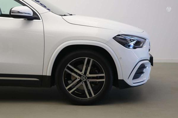 White Mercedes-Benz gla-220 2024 in Vilnius, with an engine capacity of 1.95 L and mileage of 23 thousand km for 37990 €, photo 4 on AUTOMOTO.COM.LV
