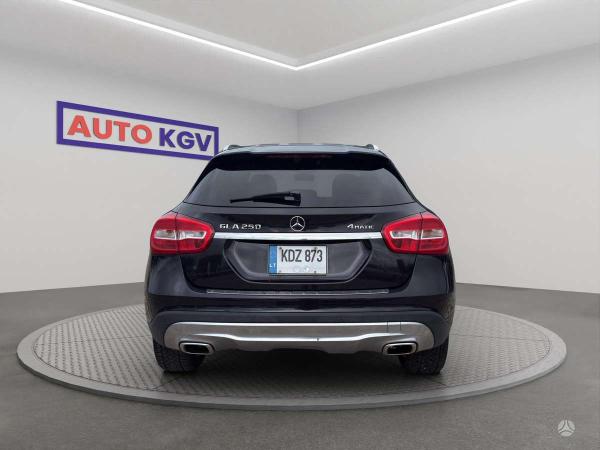 Черный Мерседес GLA 250 2015 в Каунас, объемом двигателя 2.00 л и пробегом 85 тыс. км за 15900 €, фото 4 на AUTOMOTO.COM.LV