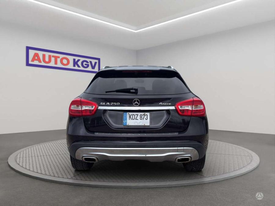 Black Mercedes-Benz GLA 250 2015 in Kaunas, with an engine capacity of 2.00 L and mileage of 85 thousand km for 15900 €, photo 5 on AUTOMOTO.COM.LV