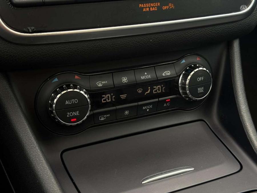Black Mercedes-Benz GLA 250 2015 in Kaunas, with an engine capacity of 2.00 L and mileage of 85 thousand km for 15900 €, photo 17 on AUTOMOTO.COM.LV