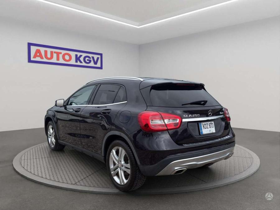Черный Мерседес GLA 250 2015 в Каунас, объемом двигателя 2.00 л и пробегом 85 тыс. км за 15900 €, фото 4 на AUTOMOTO.COM.LV