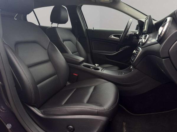 Melns Mercedes-Benz GLA 250 2015 Kauņa, ar dzinēja tilpumu 2.00 L un nobraukumu 85 tūkst. km par 15900 €, foto 8 vietnē AUTOMOTO.COM.LV