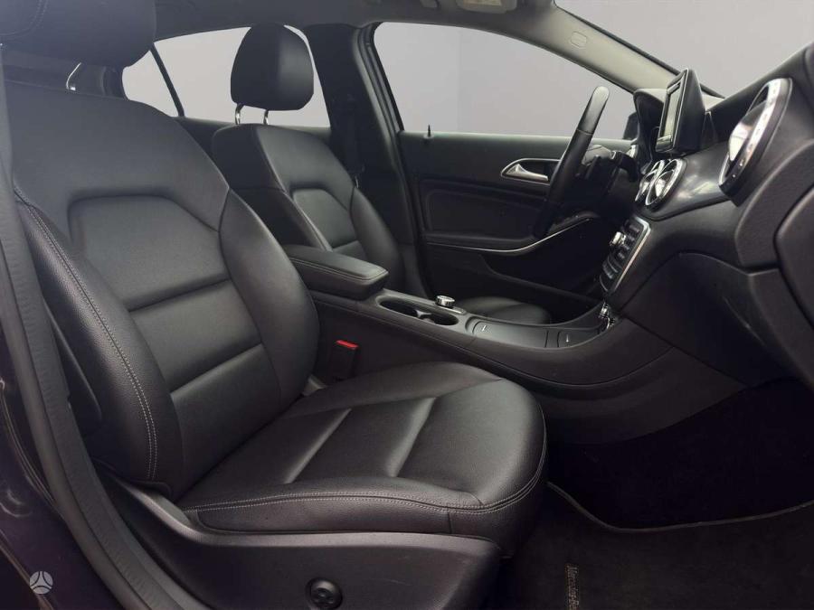 Черный Мерседес GLA 250 2015 в Каунас, объемом двигателя 2.00 л и пробегом 85 тыс. км за 15900 €, фото 9 на AUTOMOTO.COM.LV