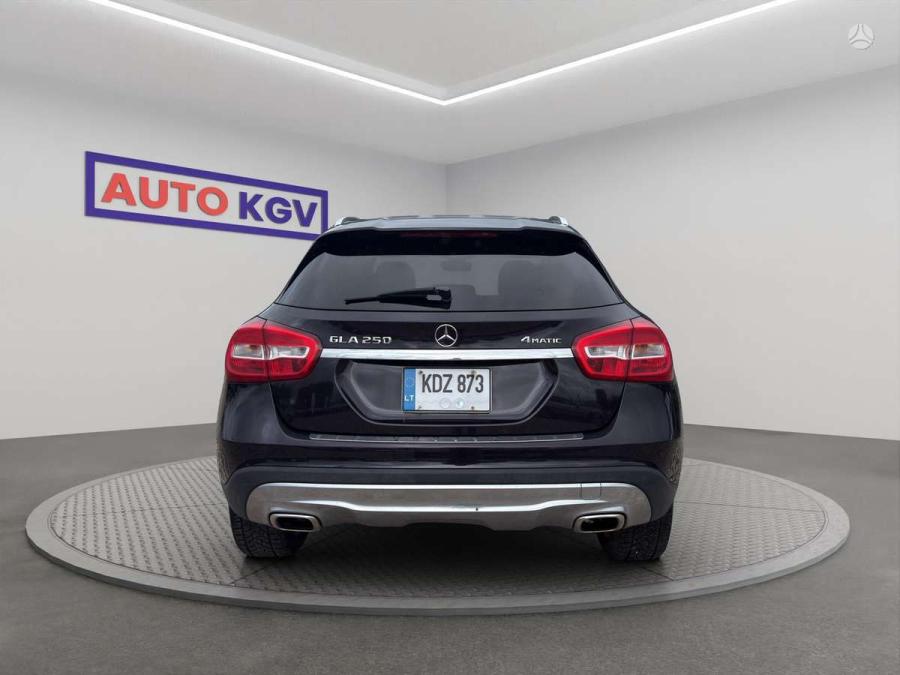 Черный Мерседес GLA 250 2015 в Каунас, объемом двигателя 2.00 л и пробегом 85 тыс. км за 15900 €, фото 5 на AUTOMOTO.COM.LV