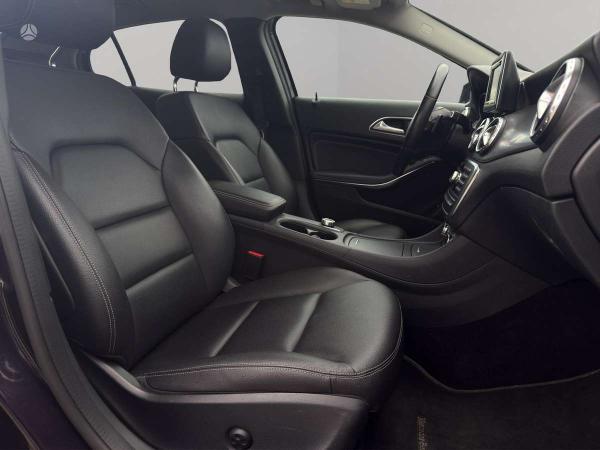 Melns Mercedes-Benz GLA 250 2015 Kauņa, ar dzinēja tilpumu 2.00 L un nobraukumu 85 tūkst. km par 15900 €, foto 8 vietnē AUTOMOTO.COM.LV
