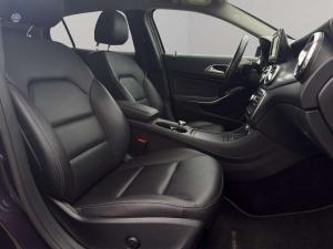 Черный Мерседес GLA 250 2015 в Каунас, объемом двигателя 2.00 л и пробегом 85 тыс. км за 15900 €, фото 9 на AUTOMOTO.COM.LV