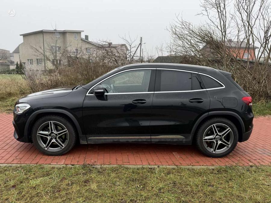 Black Mercedes-Benz GLA 250 2021 in Vilnius, with an engine capacity of 1.99 L and mileage of 48 thousand km for 29900 €, photo 2 on AUTOMOTO.COM.LV