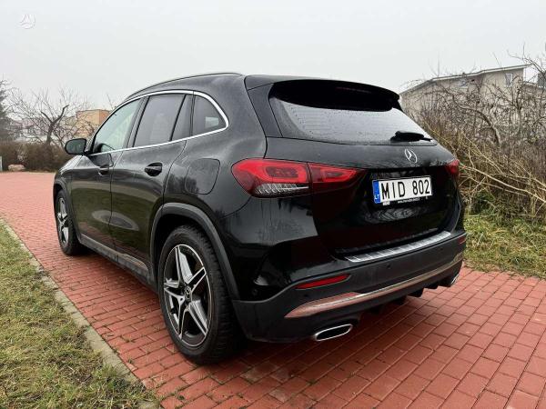 Черный Мерседес GLA 250 2021 в Вильнюс, объемом двигателя 1.99 л и пробегом 48 тыс. км за 29900 €, фото 3 на AUTOMOTO.COM.LV