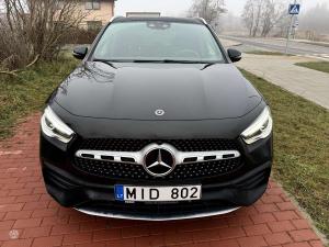 Melns Mercedes-Benz GLA 250 2021 Viļņa, ar dzinēja tilpumu 1.99 L un nobraukumu 49 tūkst. km par 28450 €, foto  vietnē AUTOMOTO.COM.LV