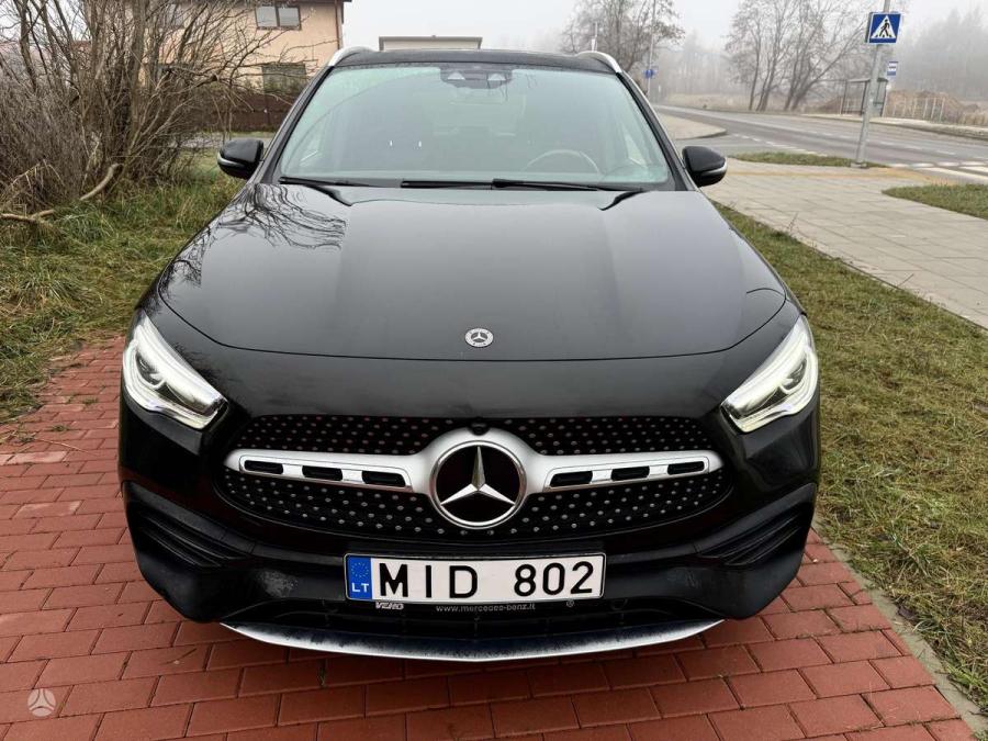 Melns Mercedes-Benz GLA 250 2021 Viļņa, ar dzinēja tilpumu 1.99 L un nobraukumu 49 tūkst. km par 28450 €, foto 1 vietnē AUTOMOTO.COM.LV