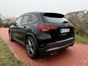 Melns Mercedes-Benz GLA 250 2021 Viļņa, ar dzinēja tilpumu 1.99 L un nobraukumu 49 tūkst. km par 28450 €, foto 4 vietnē AUTOMOTO.COM.LV