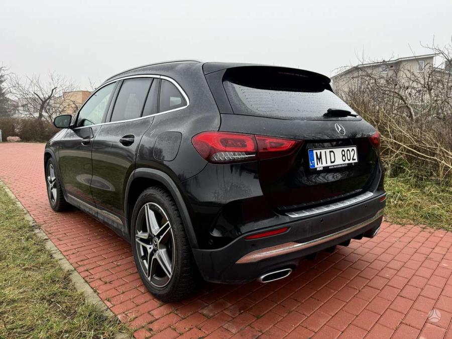 Melns Mercedes-Benz GLA 250 2021 Viļņa, ar dzinēja tilpumu 1.99 L un nobraukumu 49 tūkst. km par 28450 €, foto 4 vietnē AUTOMOTO.COM.LV