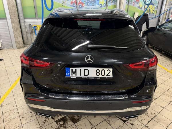 Black Mercedes-Benz GLA 250 2021 in Vilnius, with an engine capacity of 1.99 L and mileage of 49 thousand km for 29900 €, photo 5 on AUTOMOTO.COM.LV