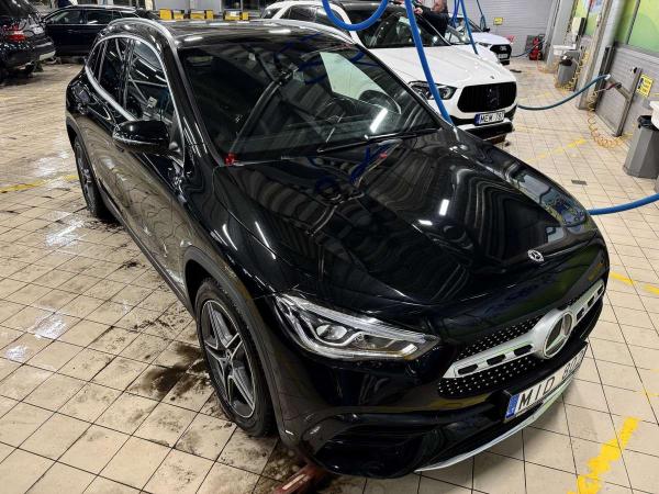 Black Mercedes-Benz GLA 250 2021 in Vilnius, with an engine capacity of 1.99 L and mileage of 49 thousand km for 29900 €, photo 9 on AUTOMOTO.COM.LV