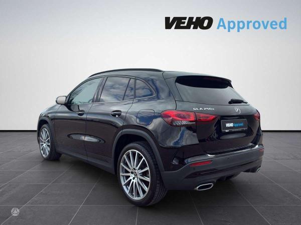 Black Mercedes-Benz GLA 250 2021 in Kaunas, with an engine capacity of 1.33 L and mileage of 73 thousand km for 33900 €, photo 4 on AUTOMOTO.COM.LV