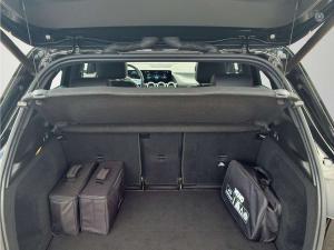 Melns Mercedes-Benz GLA 250 2021 Kauņa, ar dzinēja tilpumu 1.33 L un nobraukumu 73 tūkst. km par 33900 €, foto 18 vietnē AUTOMOTO.COM.LV