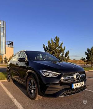 Черный Мерседес GLA 250 2022 в Вильнюс, объемом двигателя 1.33 л и пробегом 57 тыс. км за 29990 €, фото 4 на AUTOMOTO.COM.LV