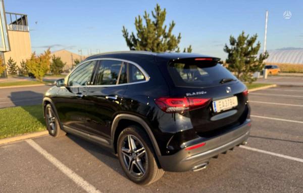 Черный Мерседес GLA 250 2022 в Вильнюс, объемом двигателя 1.33 л и пробегом 57 тыс. км за 29990 €, фото 8 на AUTOMOTO.COM.LV