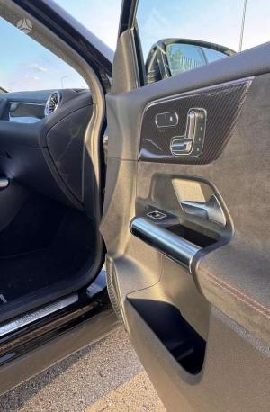 Черный Мерседес GLA 250 2022 в Вильнюс, объемом двигателя 1.33 л и пробегом 57 тыс. км за 29990 €, фото 27 на AUTOMOTO.COM.LV