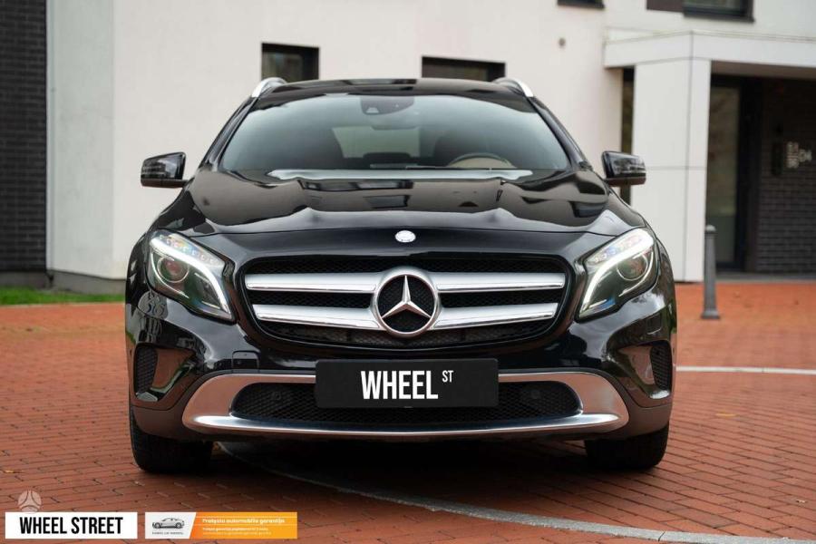 Black Mercedes-Benz GLA 250 2014 in Vilnius, with an engine capacity of 1.99 L and mileage of 98 thousand km for 12990 €, photo 1 on AUTOMOTO.COM.LV