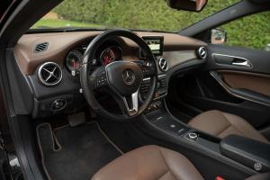 Black Mercedes-Benz GLA 250 2014 in Vilnius, with an engine capacity of 1.99 L and mileage of 98 thousand km for 12990 €, photo 13 on AUTOMOTO.COM.LV