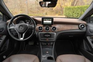 Black Mercedes-Benz GLA 250 2014 in Vilnius, with an engine capacity of 1.99 L and mileage of 98 thousand km for 12990 €, photo 14 on AUTOMOTO.COM.LV