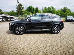 Black Mercedes-Benz GLA 250 2022 in Radviliskis, with an engine capacity of 1.33 L and mileage of 32 thousand km for 27900 €, photo 4 on AUTOMOTO.COM.LV