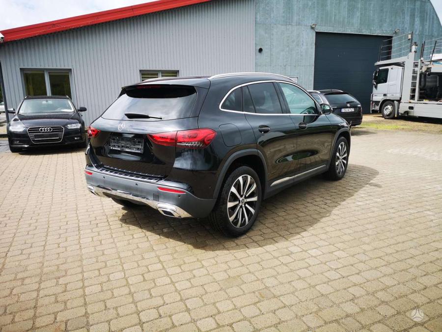 Black Mercedes-Benz GLA 250 2022 in Radviliskis, with an engine capacity of 1.33 L and mileage of 32 thousand km for 27900 €, photo 8 on AUTOMOTO.COM.LV