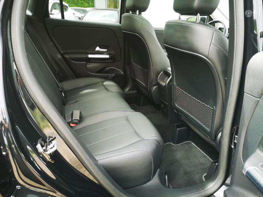 Black Mercedes-Benz GLA 250 2022 in Radviliskis, with an engine capacity of 1.33 L and mileage of 32 thousand km for 27900 €, photo 17 on AUTOMOTO.COM.LV