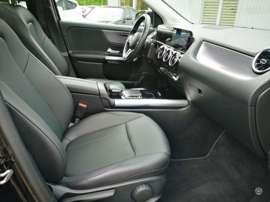 Black Mercedes-Benz GLA 250 2022 in Radviliskis, with an engine capacity of 1.33 L and mileage of 32 thousand km for 27900 €, photo 18 on AUTOMOTO.COM.LV