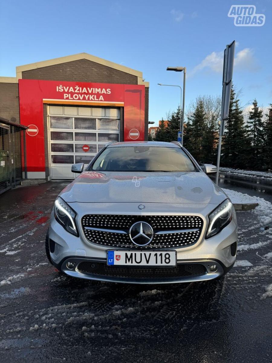 Серый Мерседес GLA 250 2015 в Вильнюс, объемом двигателя 2.00 л и пробегом 121 тыс. км за 16500 €, фото 1 на AUTOMOTO.COM.LV