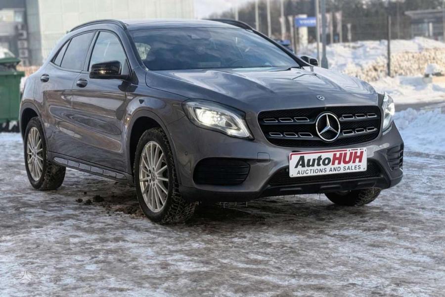 Grey Mercedes-Benz GLA 250 2017 in Kaunas, with an engine capacity of 1.99 L and mileage of 92 thousand km for 14590 €, photo 1 on AUTOMOTO.COM.LV